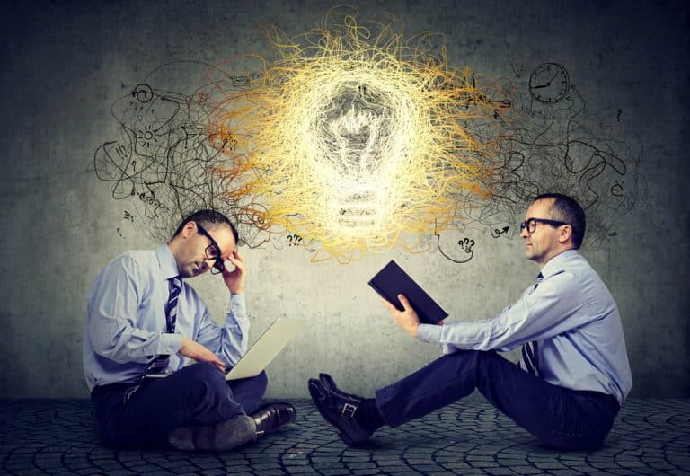 Print Media vs. Digital Media: Understanding the Pros and Cons